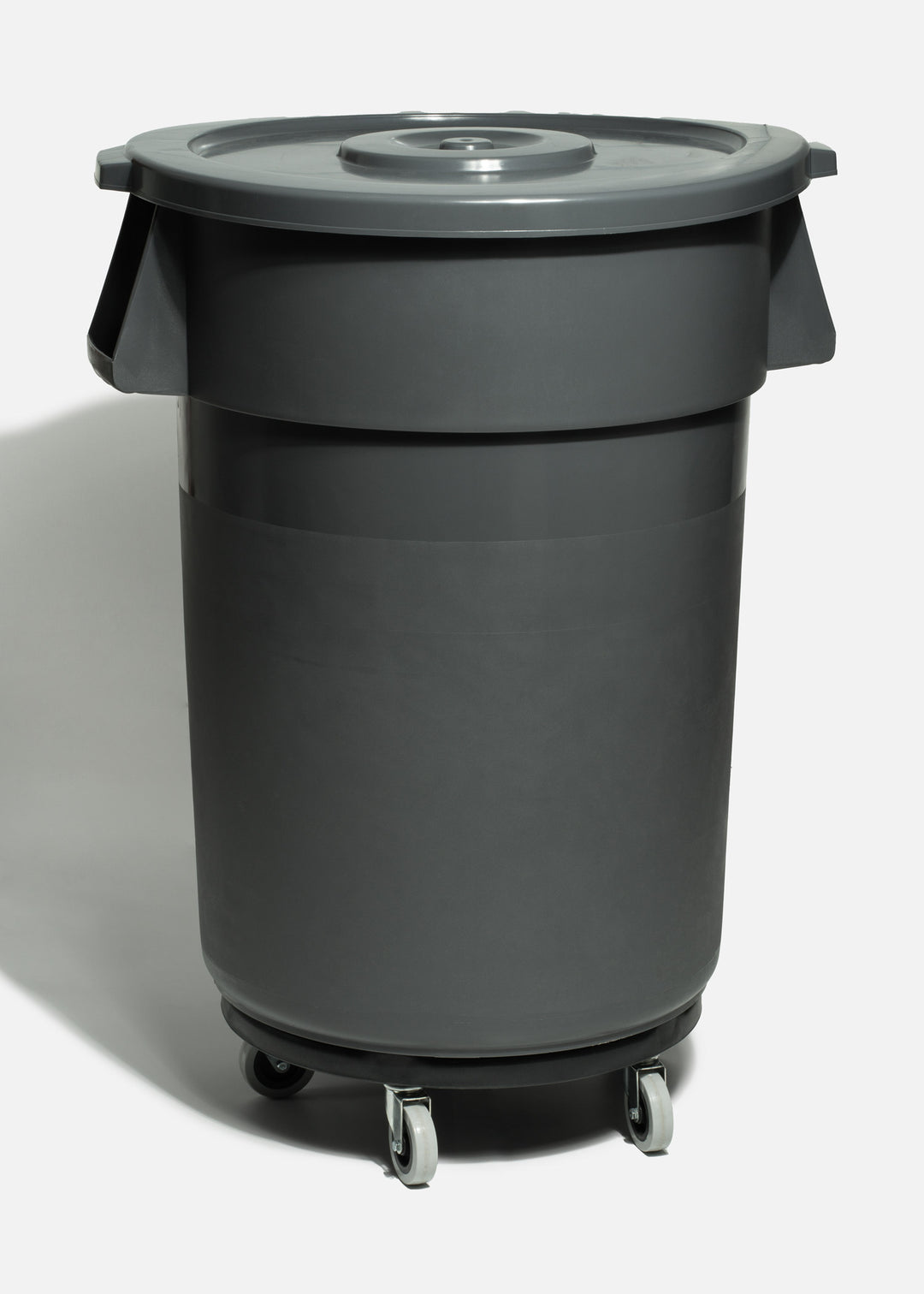 Botes de basura con tapa calidad Rubbermaid 168 y 128 L | MAHA